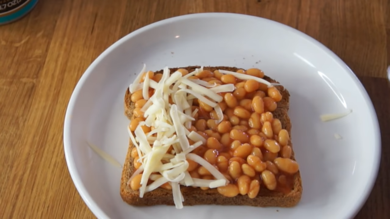 An Epic Guide to the Deliciously Unusual Combo of Pizza Beans on Toast